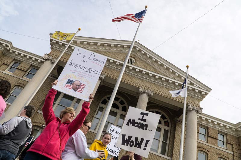 Emotions show with senator's visit and courthouse rally - Dubois County ...